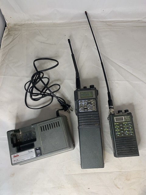 ICOM IC-02AT VHF FM BP-4 Battery Transceiver Vintage Compact Portable ...
