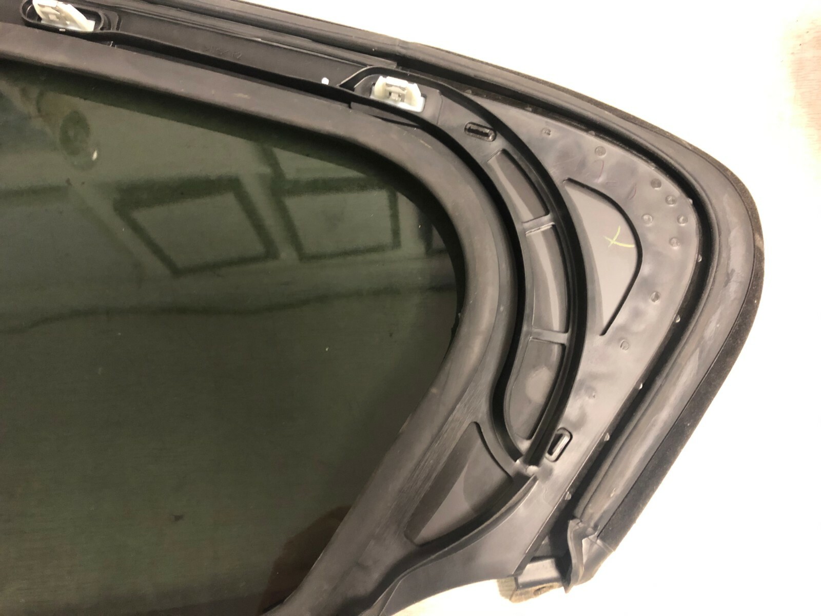 Ford focus window HATCH driver rear door quarter glass with NO CHROME ...