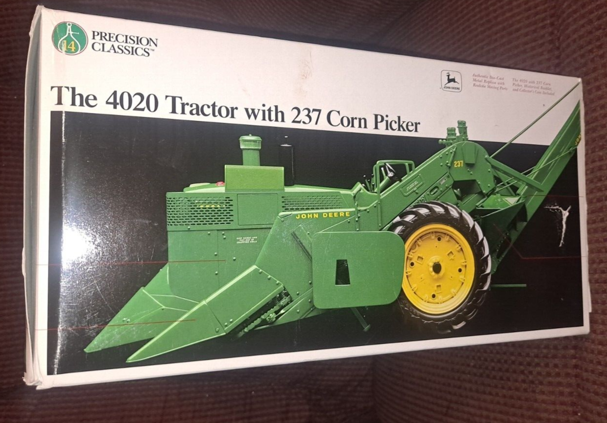 Ertl Precision Classics John Deere 4020 Tractor With 237 Corn Picker 1: ...