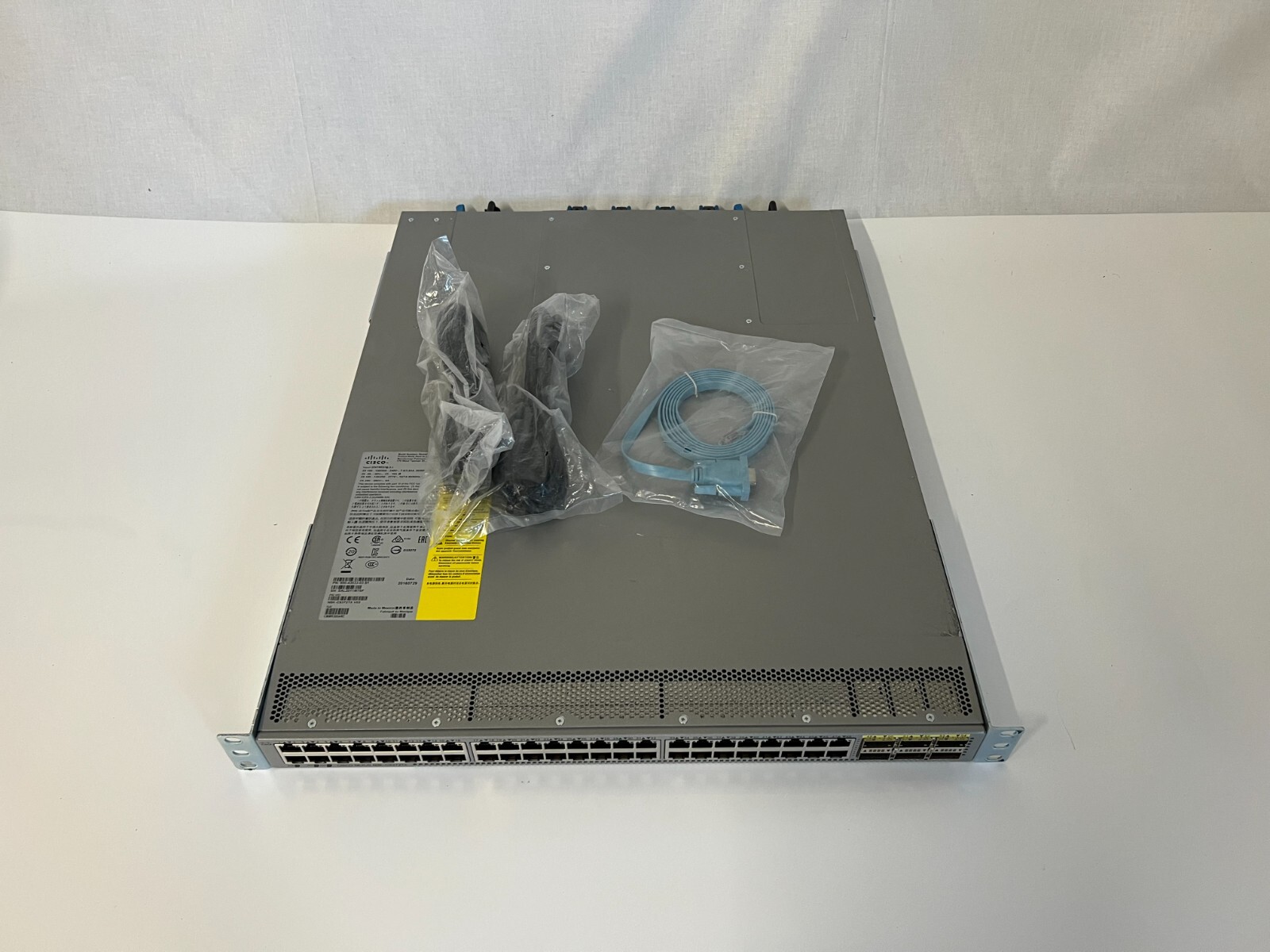 Cisco Nexus N9K-C9372TX Switch 48 Port 1/10GBASE-T 6 QSFP 40G Back to ...