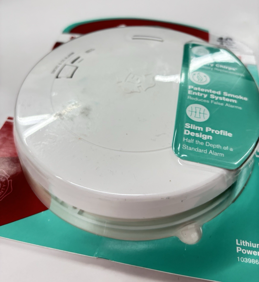 First Alert PC1210 Battery Powered Smoke Detector & Carbon Monoxide ...