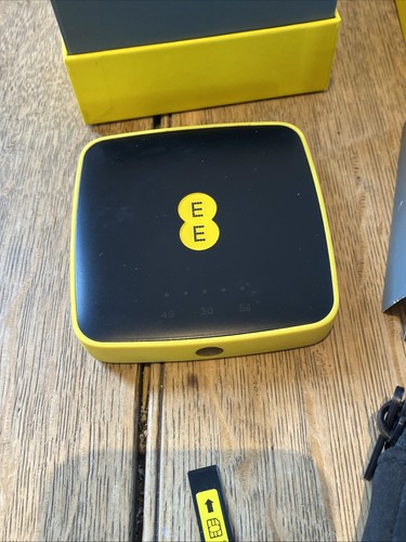 EE 4GEE Mobile Wi-Fi Mi-Fi EE60VB Mini Hotspot 4G 150mbs Boxed ...