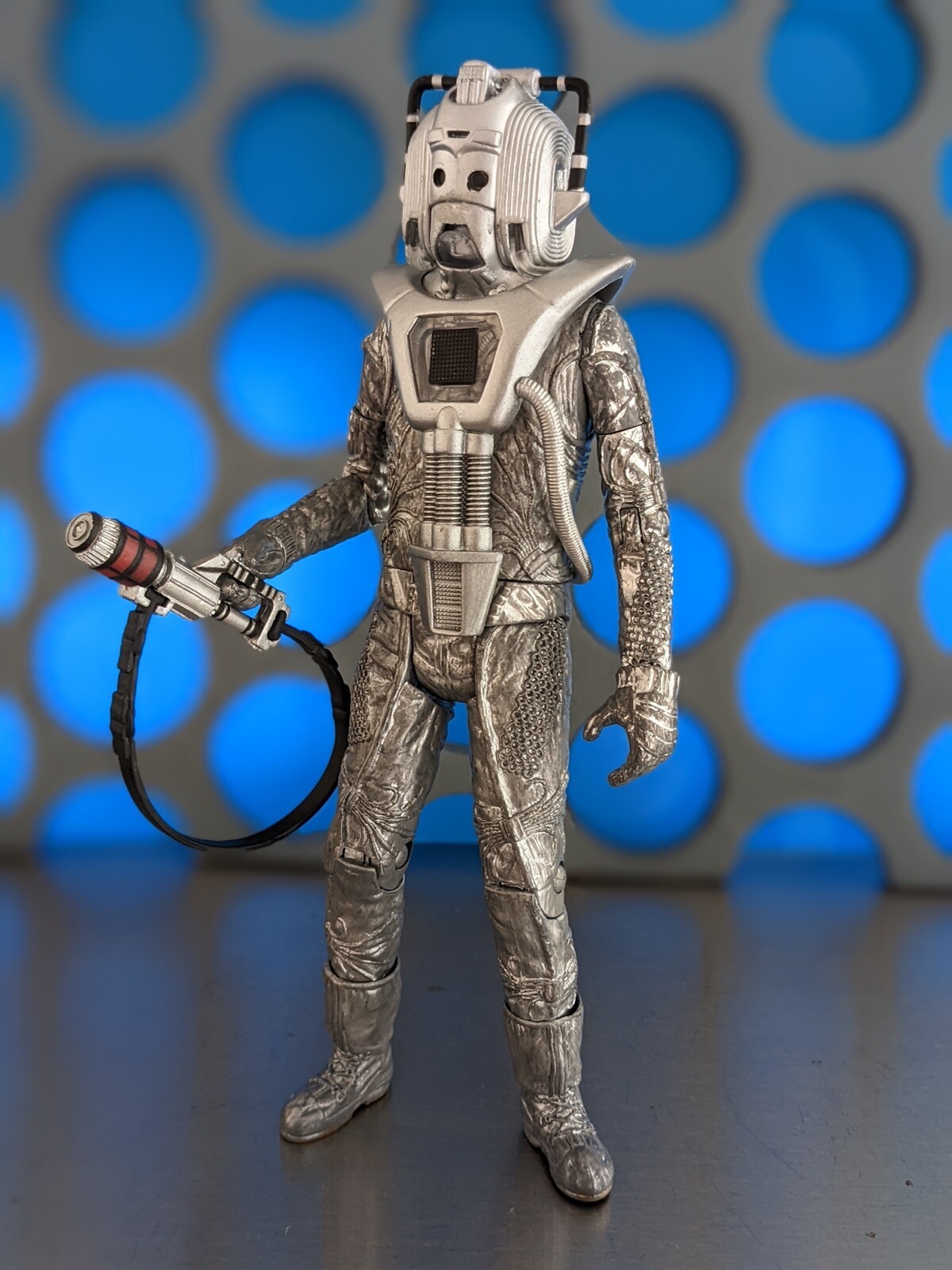 Doctor Who The Five Doctors Cyberman Cyber Leader Gun Classic 5" Figure ...