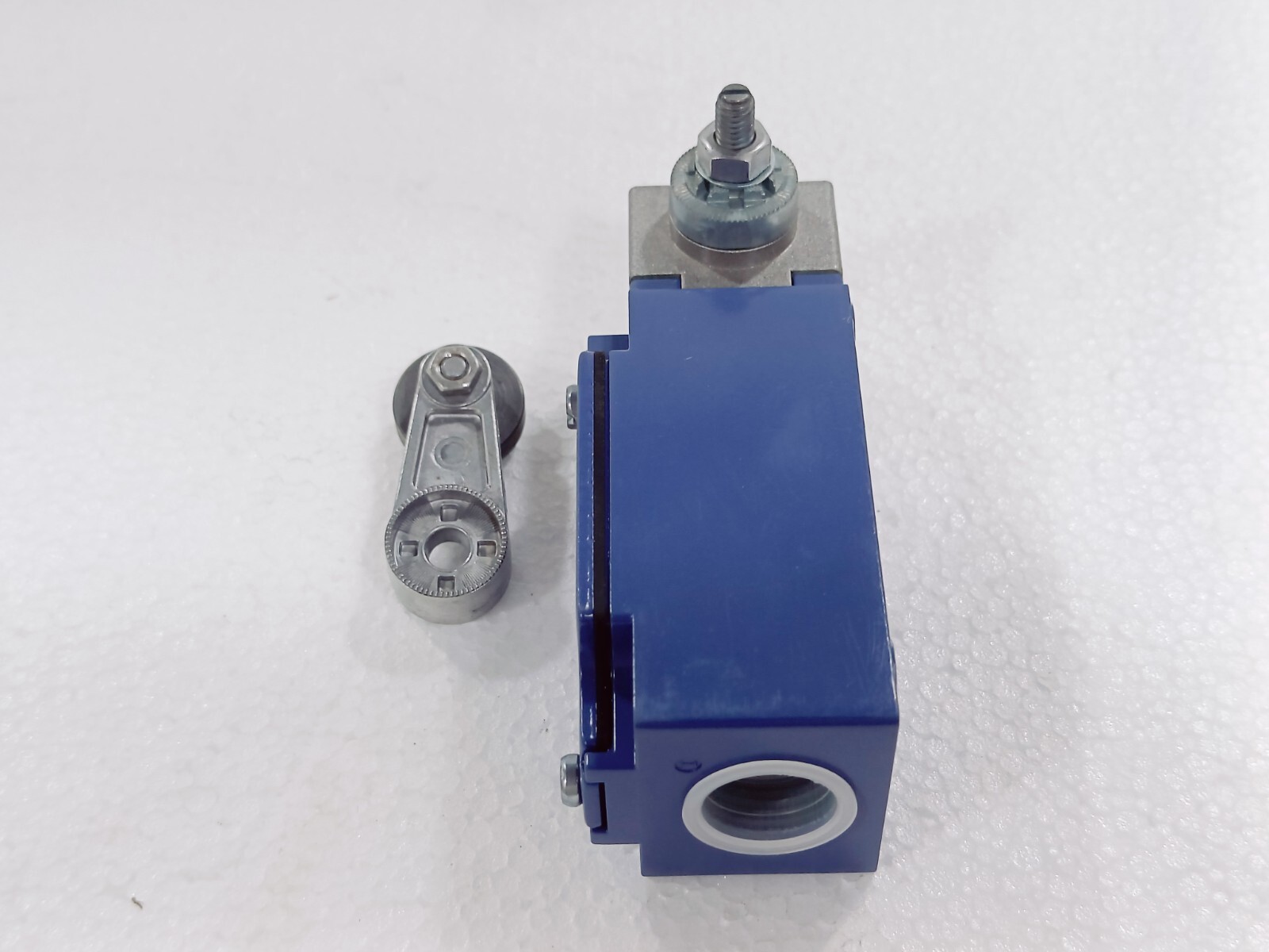 TELEMECANIQUE XCK-J LIMIT SWITCH XCKJ10513H29 #NEW | eBay