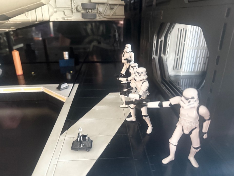 Star Wars Millenium Falcon Death Star Diorama | eBay
