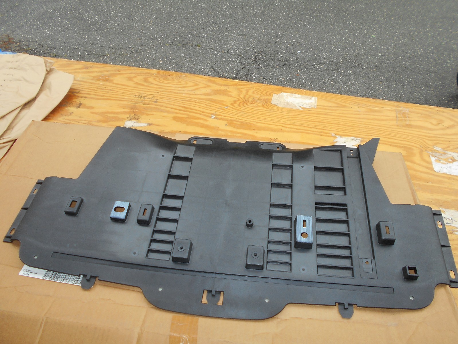 NEW NOS 2002 - 2005 FORD EXPLORER OVERHEAD CONSOLE MOUNTING BRKT ...