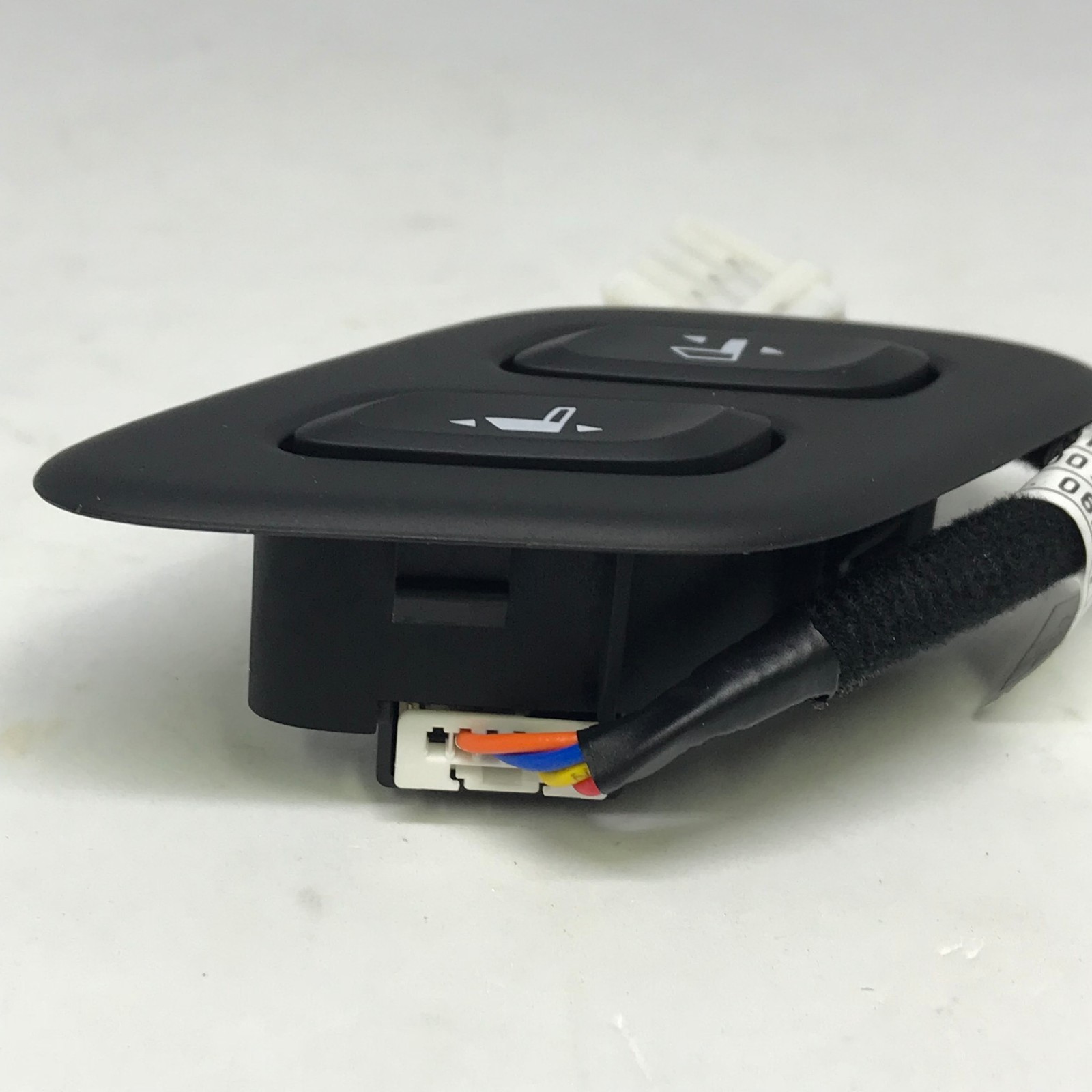 OEM Genuine 88679B1000RRY Walk In Switch 1p For 2015 Hyundai Genesis | eBay