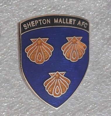 SHEPTON MALLET FC BADGE ( Shepton Mallet, Somerset ) ENAMEL FOOTBALL ...