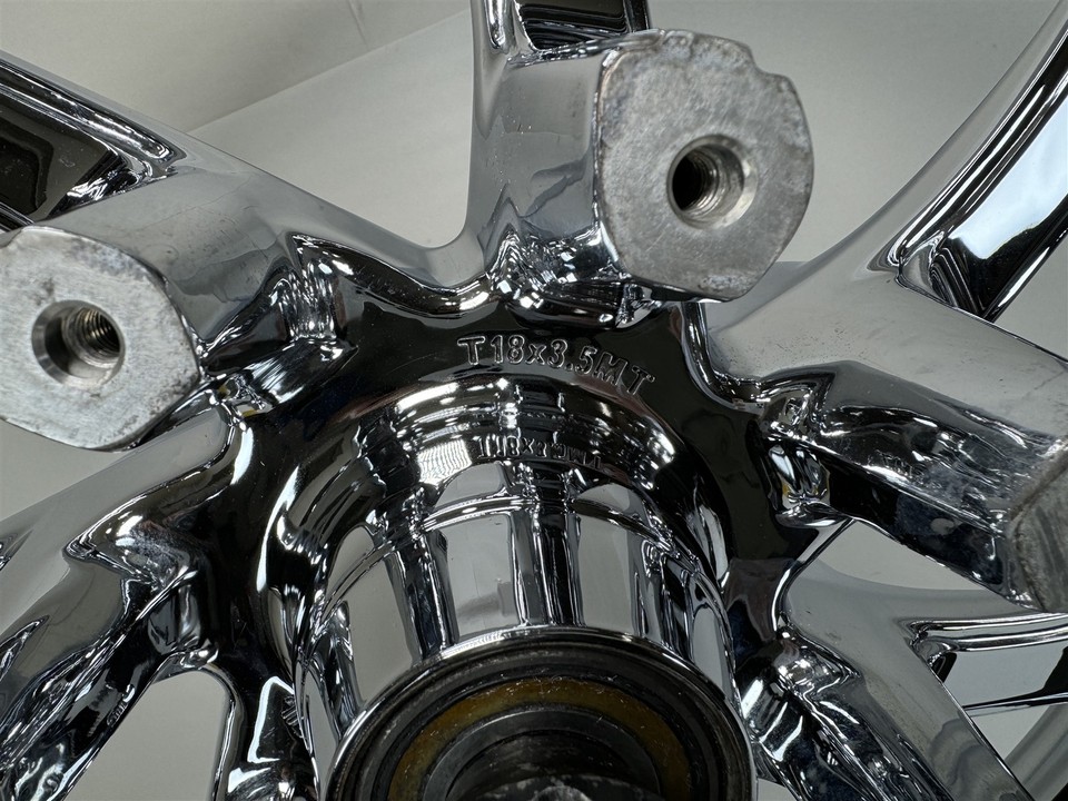 Harley-Davidson 2011 Road Glide CVO Wheels Agitator Chrome F 18x3.5 R ...