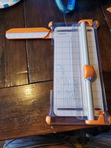 Fiskars® 12" Rotary Bypass Trimmer 20 Sheet 3mm Capacity Self Sharpening | eBay