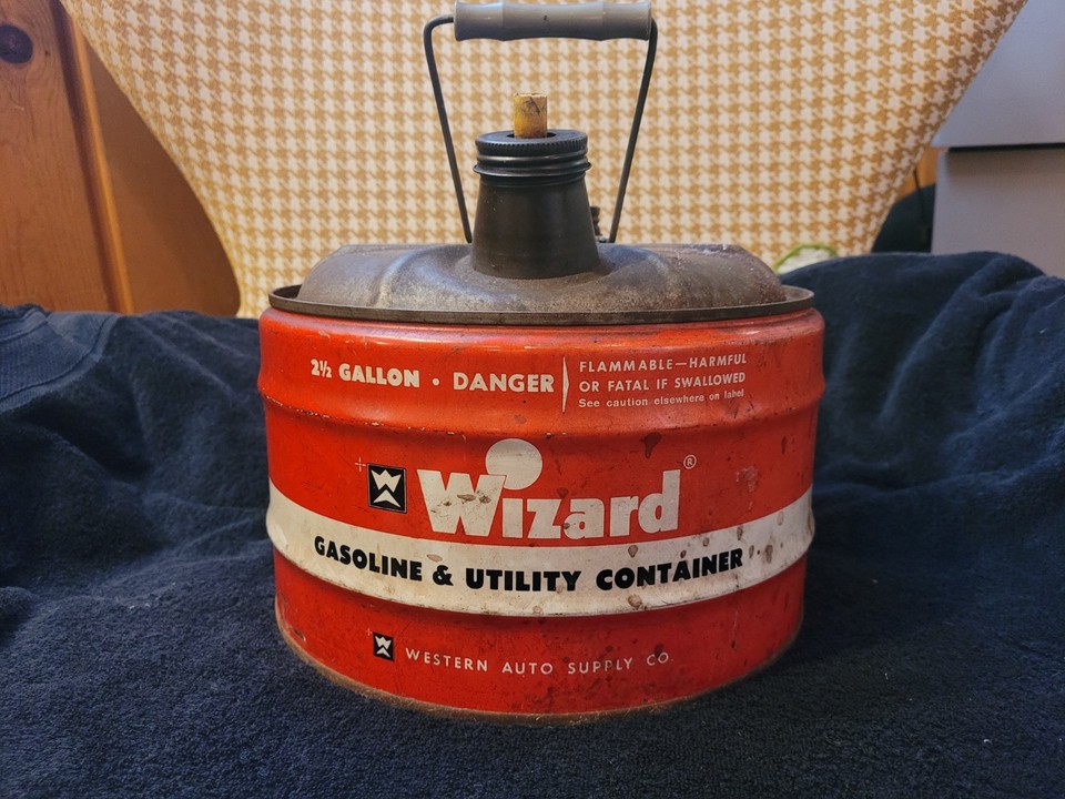 1966 Wizard Gas Utility Can Gasoline Metal Container 2.5 Gallon Western ...