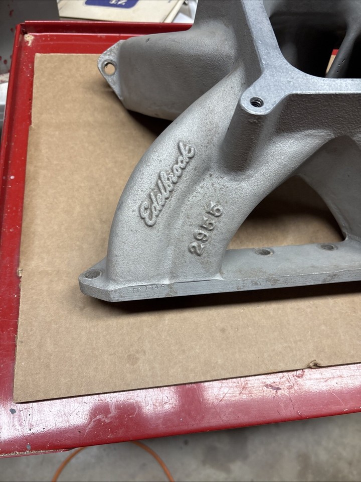 Edelbrock 18° SB Chevy Aluminum Intake Manifold 2955 350 | eBay