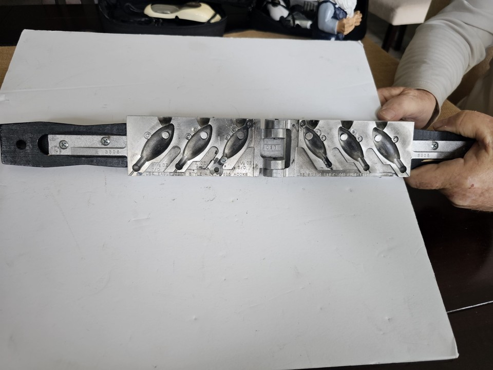 Do- It Corp H Bucktail Jig Mold #BTH-3-L + New Ladel | eBay