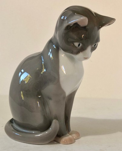 Vintage Bing & Crondahl or B & G Cat, Sitting Figurine, # 1875 | eBay