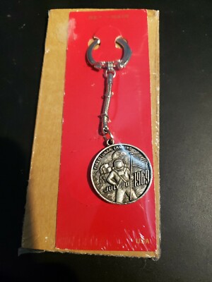 NASA 1969 Man On The Moon Key Chain VINTAGE RARE FIRST LUNAR LANDING ...