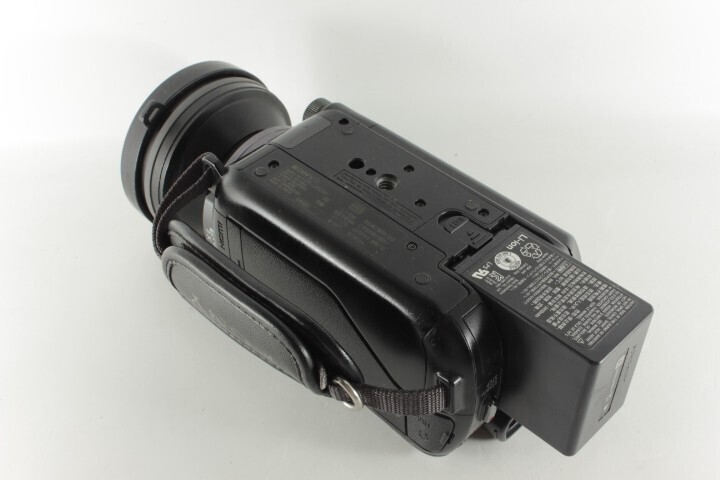 Sony HDR-XR520V Handycam Video Camera AVCHD HDD 12.0MP Camcorder Tested ...