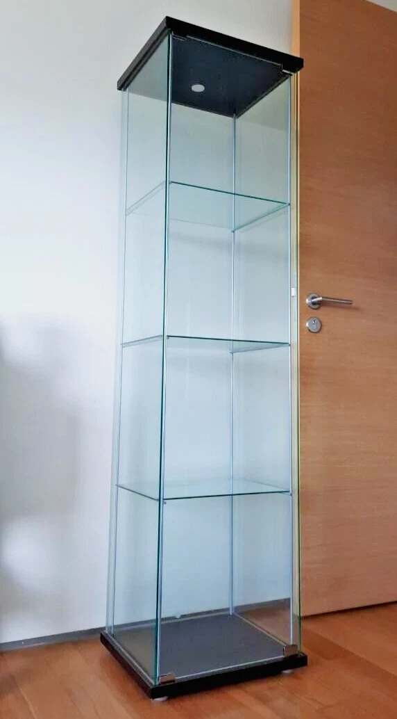Detolf Display Case
