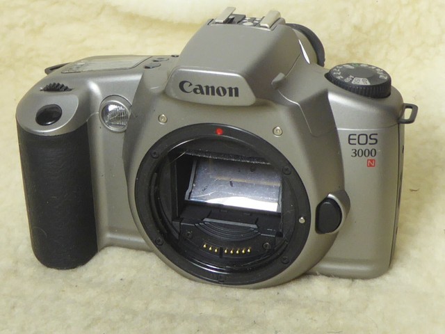 Canon EOS 3000N / Rebel XS N 35mm SLR Film Camera Body Only günstig ...