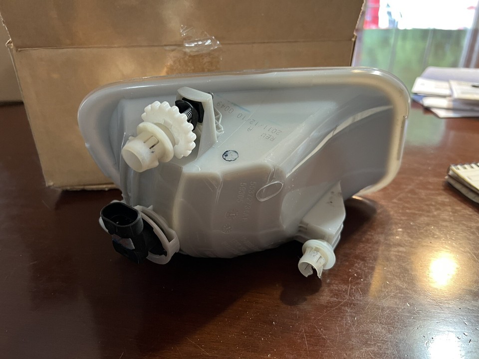 09-18 Dodge Ram Fog Light Mopar 55372735AB | eBay