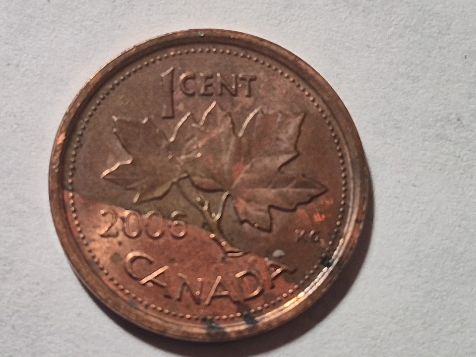 2006 Canadian Penny No Mark Non Magnetic Broken Copper Outside Layer ...