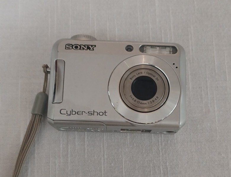 Sony Camera, Cyber-shot DSC-S650 Silver Y2K CCD Digicam 7.2MP 2007 ...