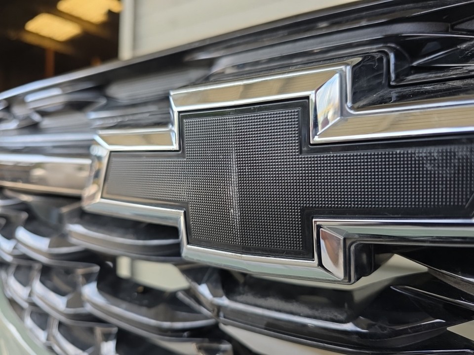 2024 2025 Chevrolet Trax RS Front Bumper w/ Grill Used Oem 42769277 | eBay