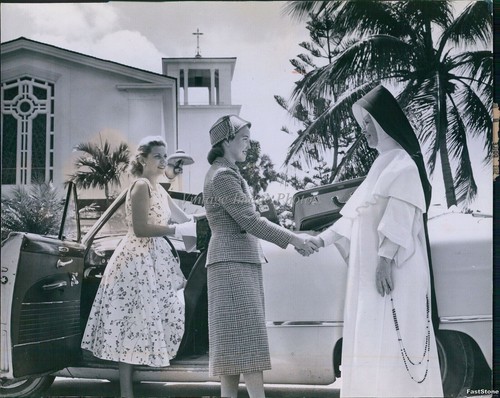 1956 Photo Barry College Senior Pat Davidson & Sister Mary Alice ...
