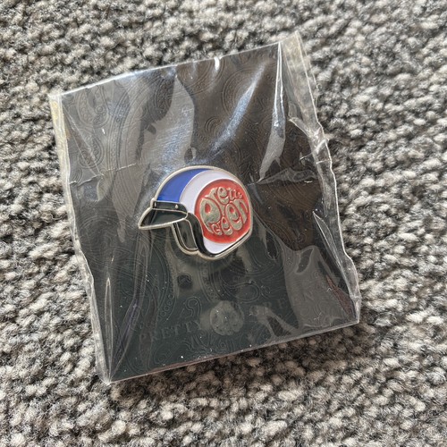 pretty green pin badge Oasis Beetles. Pretty Green Logo Pin Badge New V ...