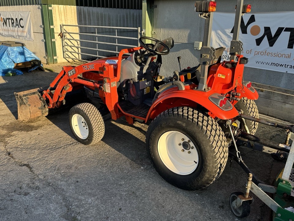KIOTI CK20 COMPACT TRACTOR WITH LOADER & FINISHING MOWER, 476 HOURS, NO ...
