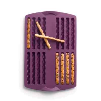 Tupperware silicone stick form bake pretzels treats or ice fancy FREE ...