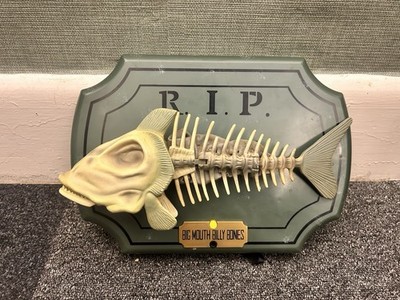 Gemmy Big Mouth Billy Bones Halloween Singing Fish like Billy Bass READ ...
