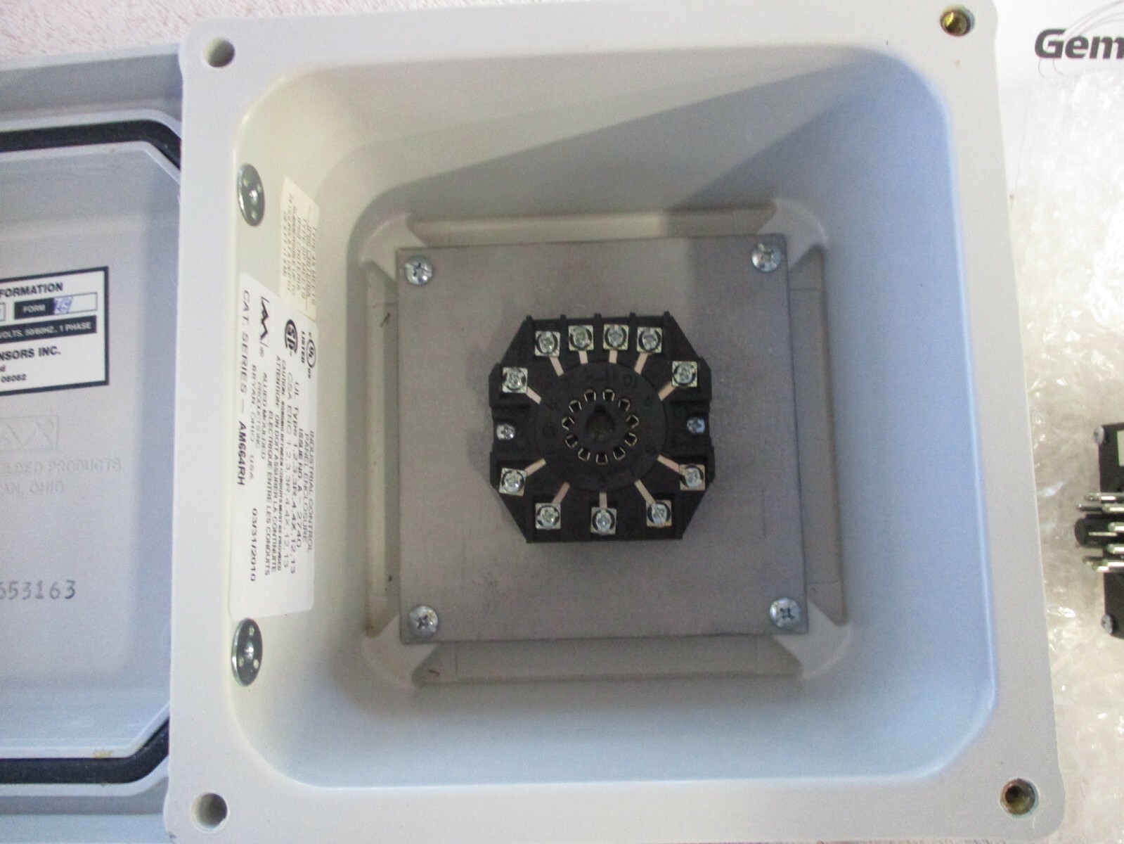 NEW Warrick Controls Gems Sensors Control Module w/ Enclosure 16DMN1A0 ...