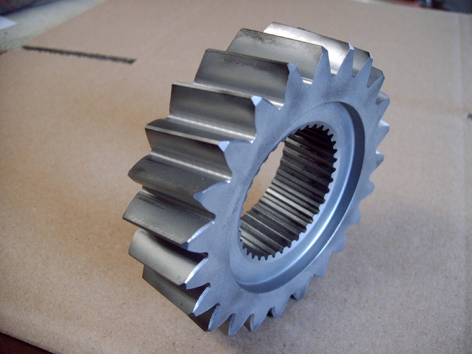 L156910 L77621 PTO countershaft gear John Deere JD 6400 6420 7230 Etc ...