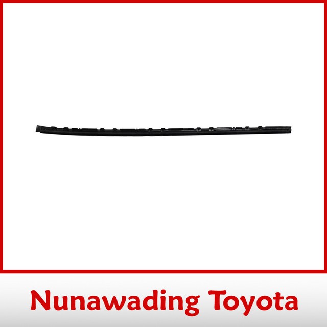 Toyota Genuine RHF Windscreen Mould Land Cruiser 8/09-current ...