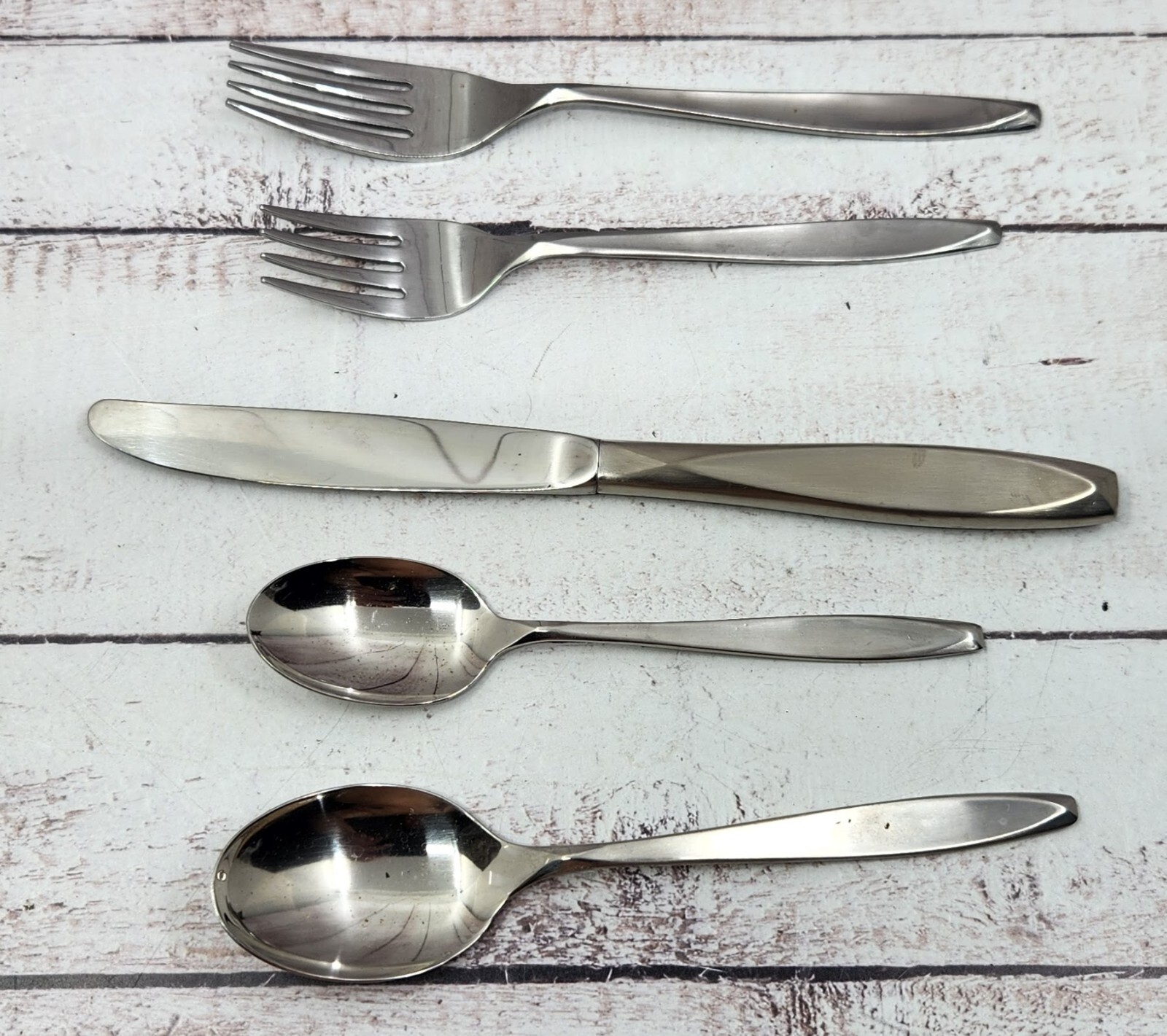 Insico International Stainless Silver Flatware Set Dawn Pattern (5 ...