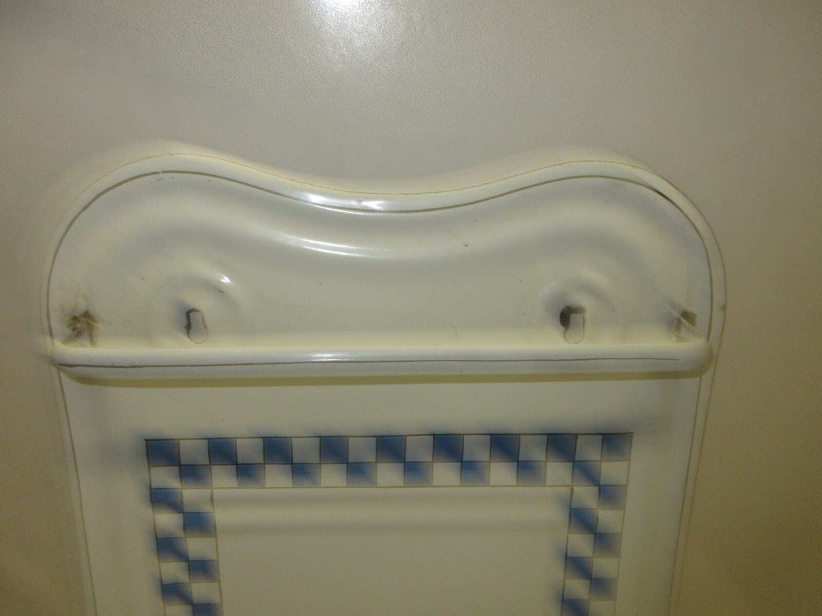 Ancien Porte louche émaillé blanc à carreaux bleus Lustucru | eBay