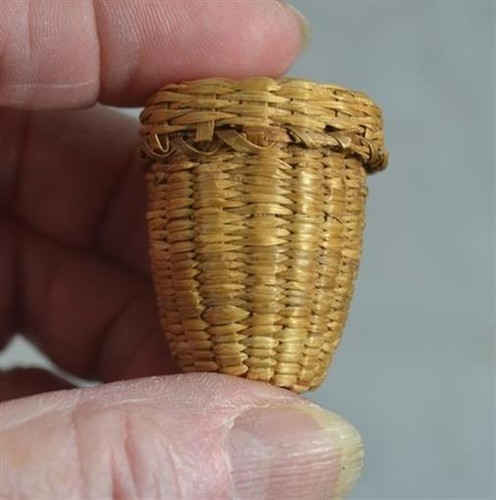 antique sewing thimble basket +thimble sweet grass Abenaki native ...