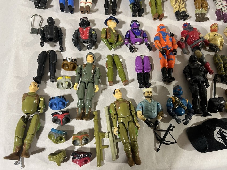 VINTAGE GI JOE 75+ FIGURE WEAPON ACCESSORIES & PARTS LOT MISSLES GUNS ...