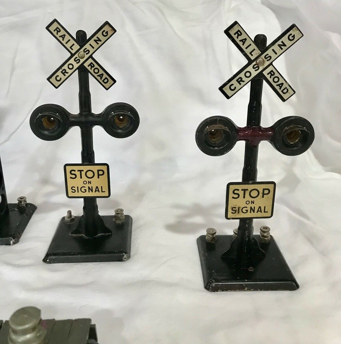 Marx Trains #416A Dual Floodlight Tower,(2)#423 Twin Light Crossing ...