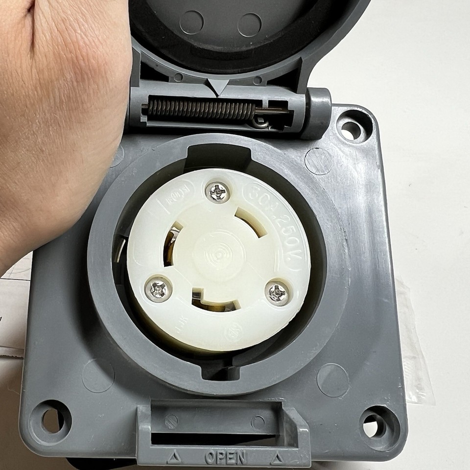 Hubbell Wiring HBL2620SW Watertight Flanged Locking Receptacle Twist ...