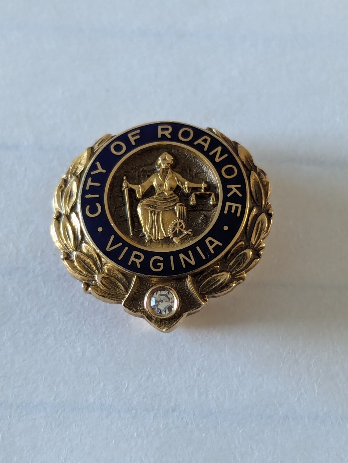 City of Roanoke Virginia Label Pin 14K Gold - Gem
