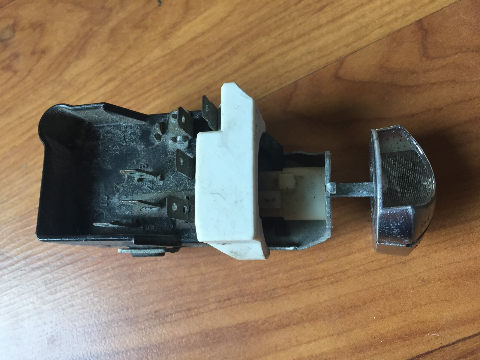 ORIGINAL 1968 OLDSMOBILE DELTA 88 DELMONT 98 HEADLIGHT SWITCH ASSEMBLY ...