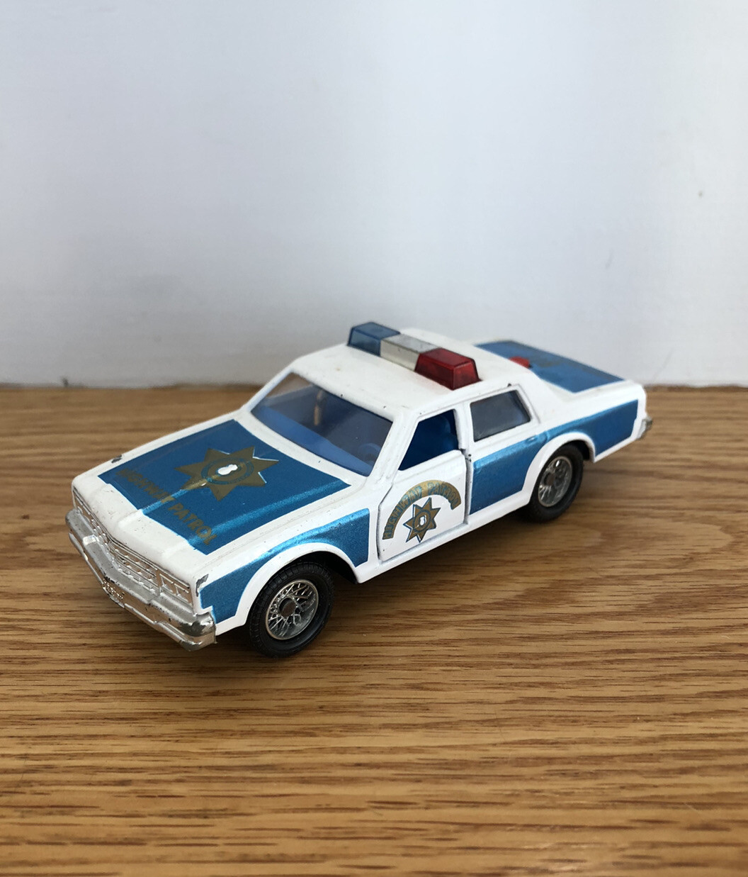 Vintage Mojorette metal police car Chevy Impala 1/41 White & Metallic ...