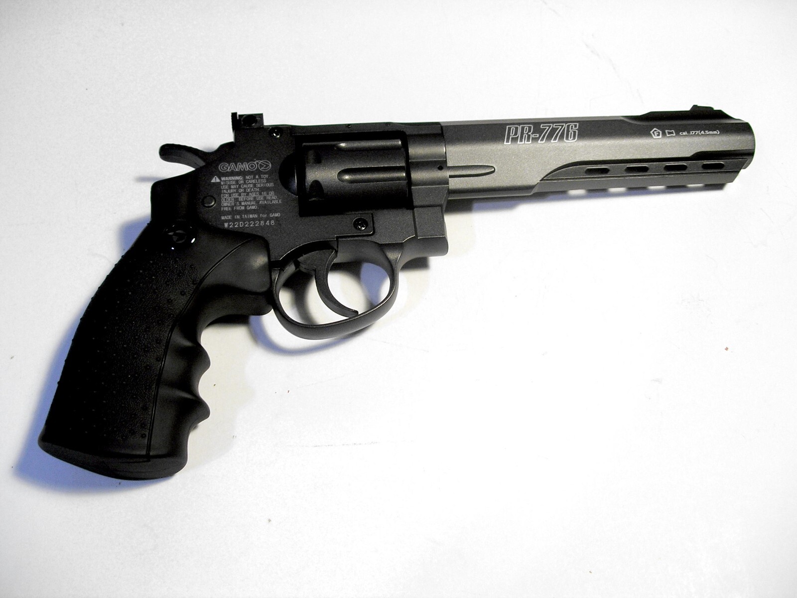 Gamo PR-776 CO2 Revolver 6" BBL 8 Shot Pellet 177 Includes 2 Magazines ...