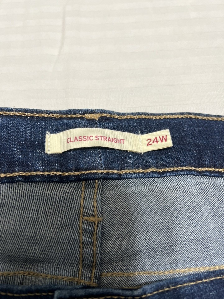 Levi's Women's Classic Straight Leg Dark Wash Size 24W Short | eBay
