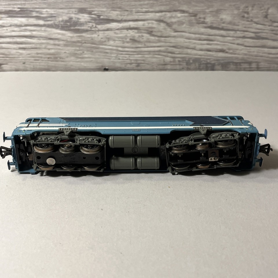 HO Scale SNCF 68001 Locomotive + 4 Passenger Cars Vintage Train Lot | eBay