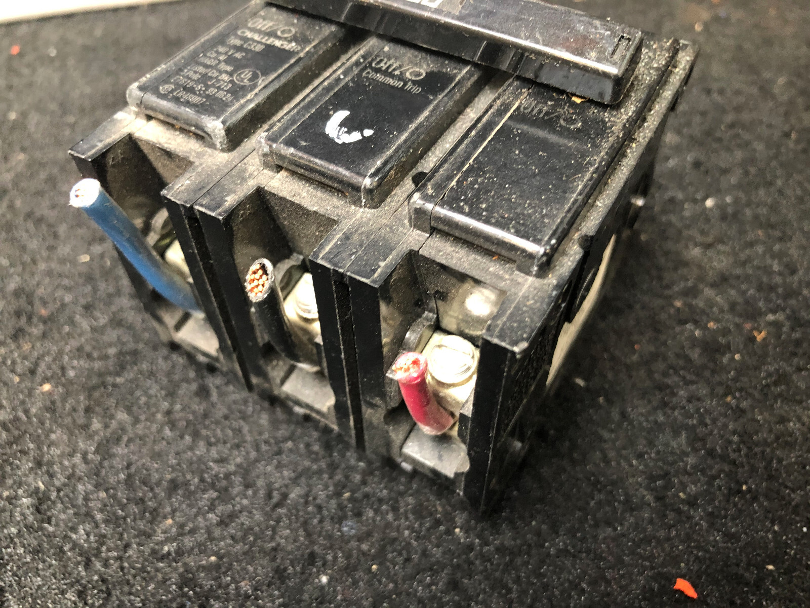 Challenger TYPE C C330 3-Pole 30 A Circuit Breaker. USED 6 available | eBay