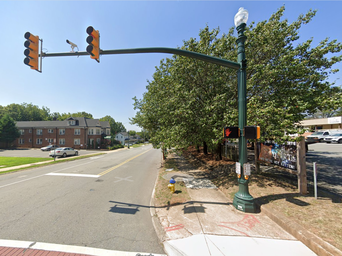 Light Pole Intersection Large Green Driveway Street Light Pole With