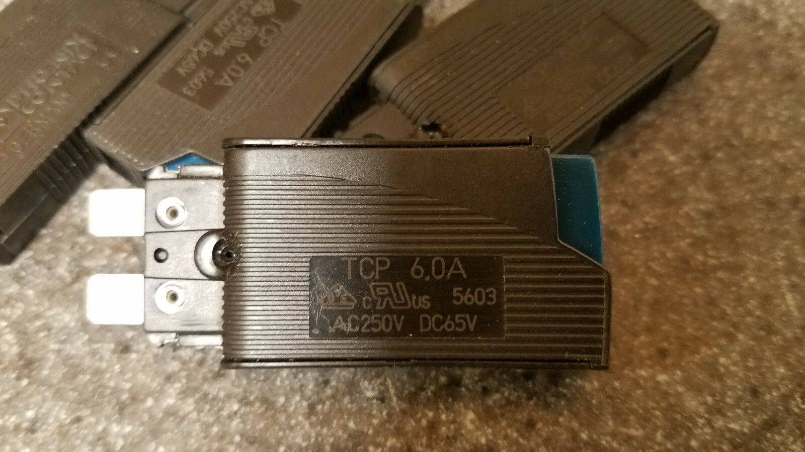 Phoenix Contact 0712275, TCP, Blade Mount Thermal Circuit Breaker, 6A ...