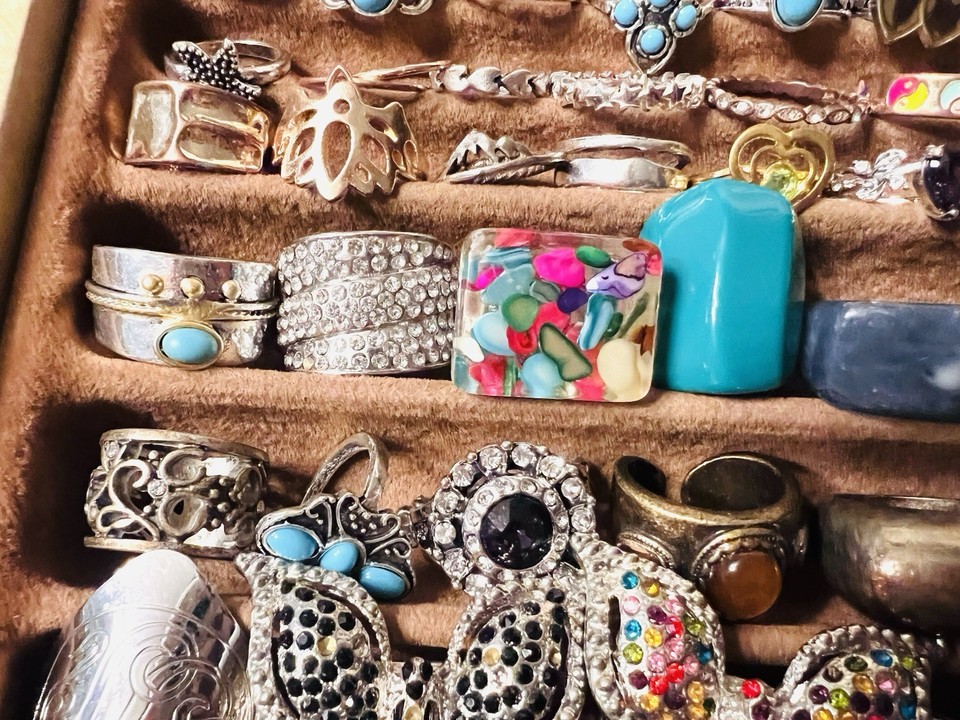 Vintage & Modern Gold & Silver Tone Assortment Fashion Statement Rings ...